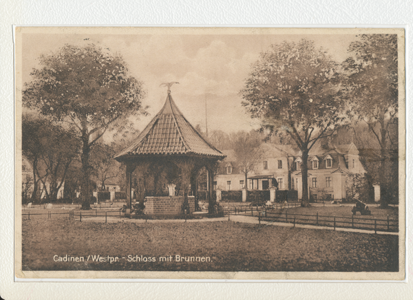Bildarchiv Ostpreußen, Cadinen, Schloss mit Brunnen